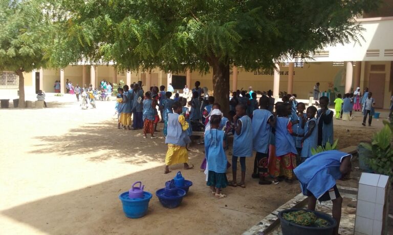 With the children at school in Senegal - Missionaries of the Sacred Heart