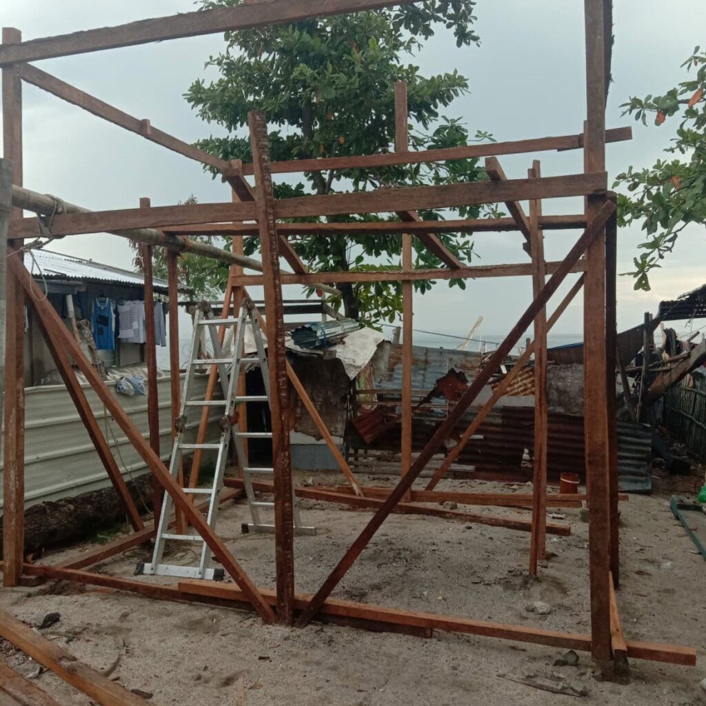 Rebuilding a community on Gilutongan Island, in the Philippines ...