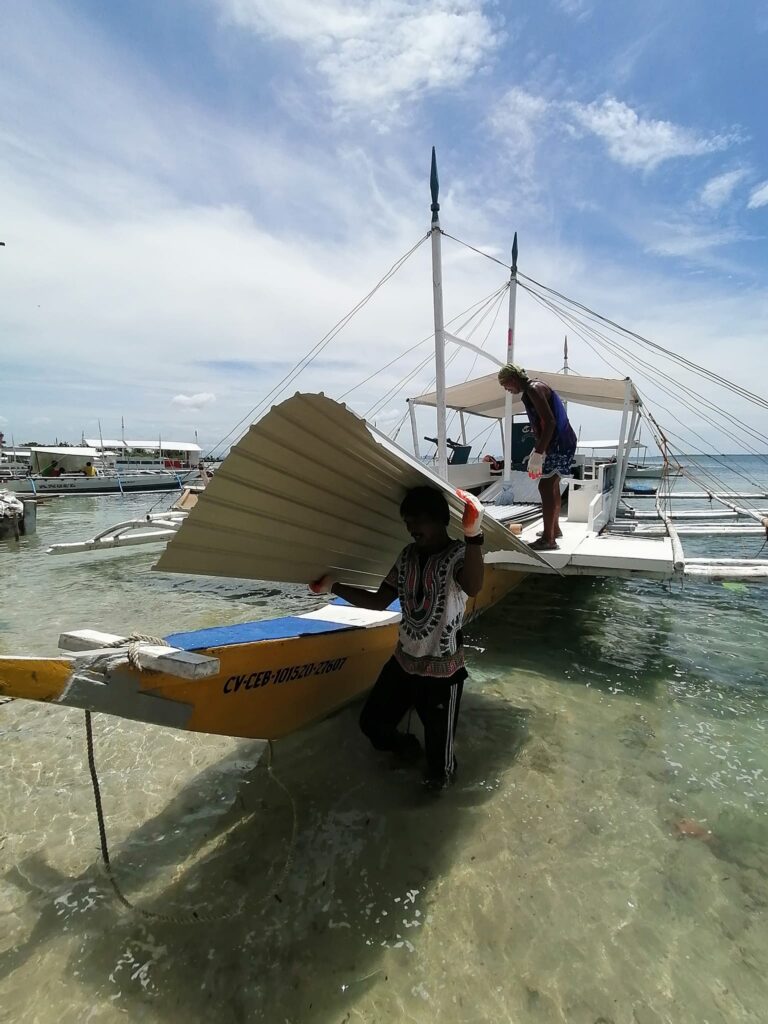 Rebuilding a community on Gilutongan Island, in the Philippines ...